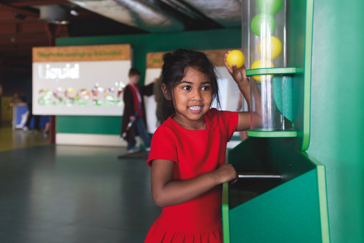 Girl playing in Experiment Gallery - Science Museum Group Collection ...